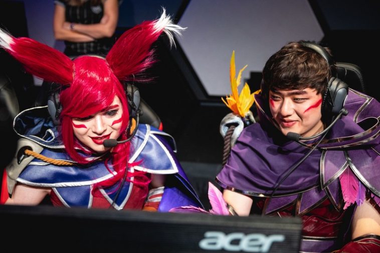 5 Greatest Sneaky Cosplays Of All Time - LeagueFeed