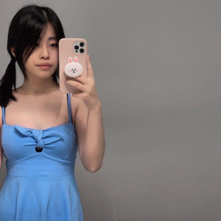 Top 7 Most Popular Female LoL League of Legends Streamers