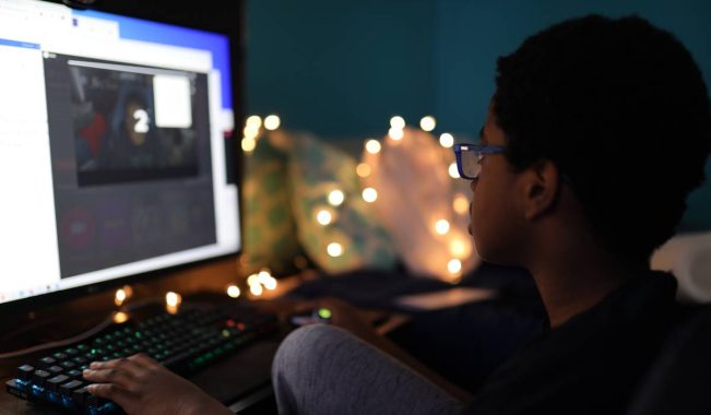Unmasking the 🎮League of Legends Age Rating: Who's Really on the Rift?