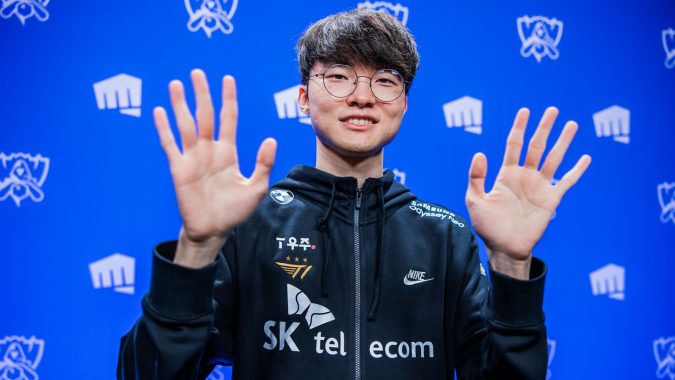Faker Temporarily Banned Due to Busan Internet Outage, Issues Apology ...