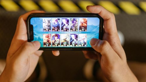 How Many People Play League of Legends? 🌍